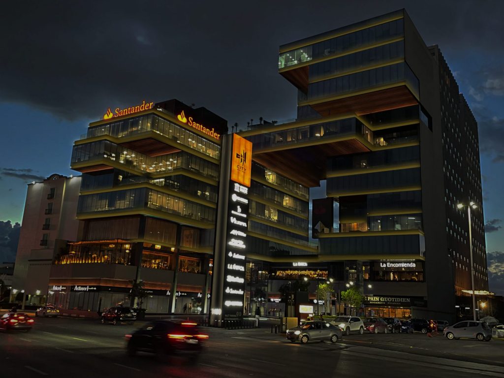 City Angelópolis (en proceso) – UMBRA LIGHTING STUDIO